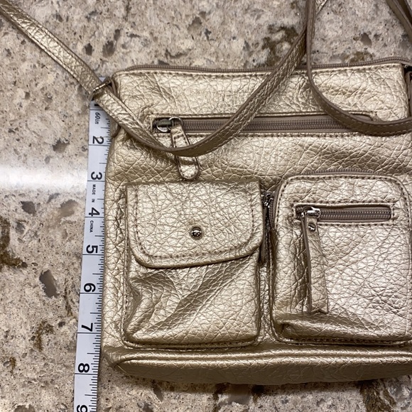Kelly & Katie | Bags | Kelly Katie Gold Metallic Crossbody Bag | Poshmark
